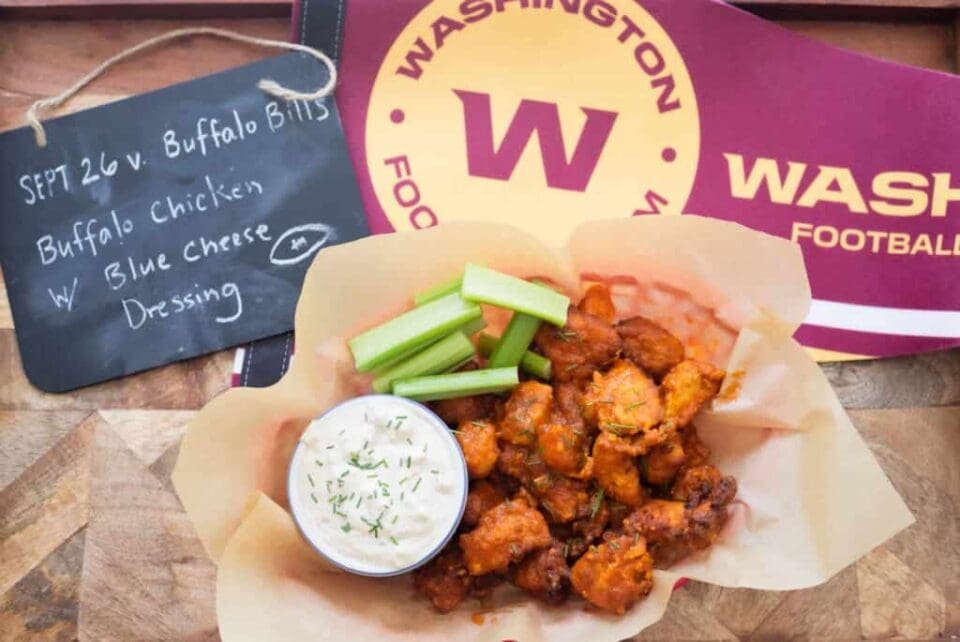 14 Foods that Go Well with Blue Cheese Dressing - Happy Muncher