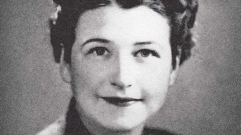 The History of Chocolate Chip Cookies & Ruth Wakefield: Origins and ...