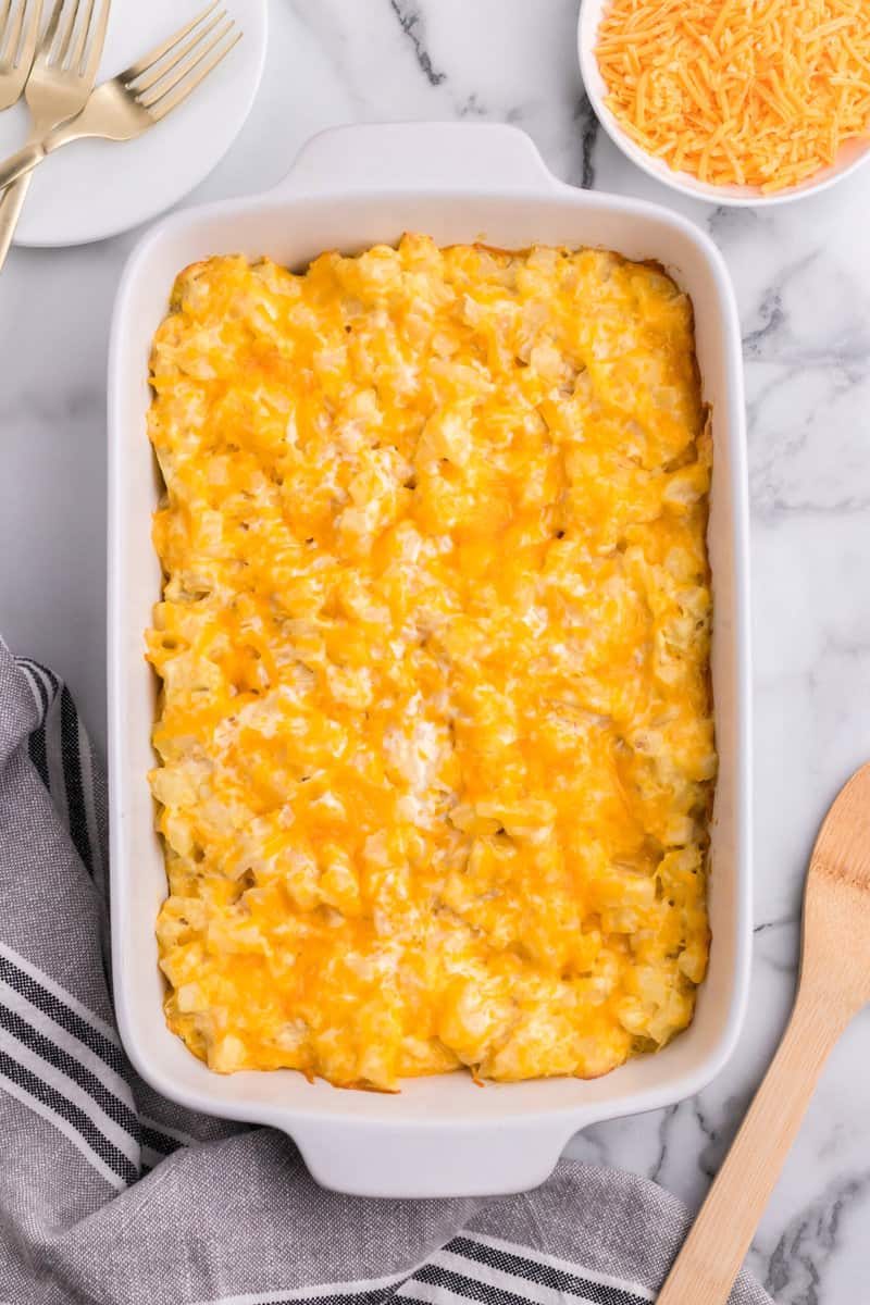 Cheesy Potatoes Casserole Recipe - Happy Muncher