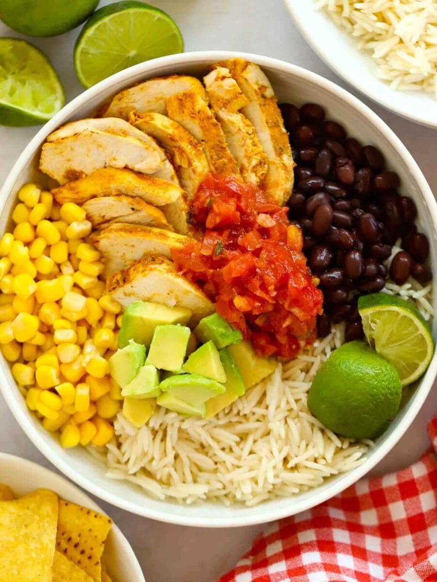 10-Minute Microwave Burrito Bowl - Happy Muncher