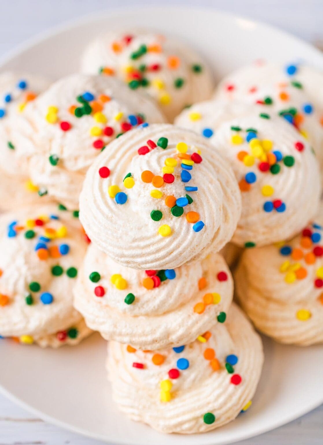 2-Ingredient Cloud Cookies - Happy Muncher