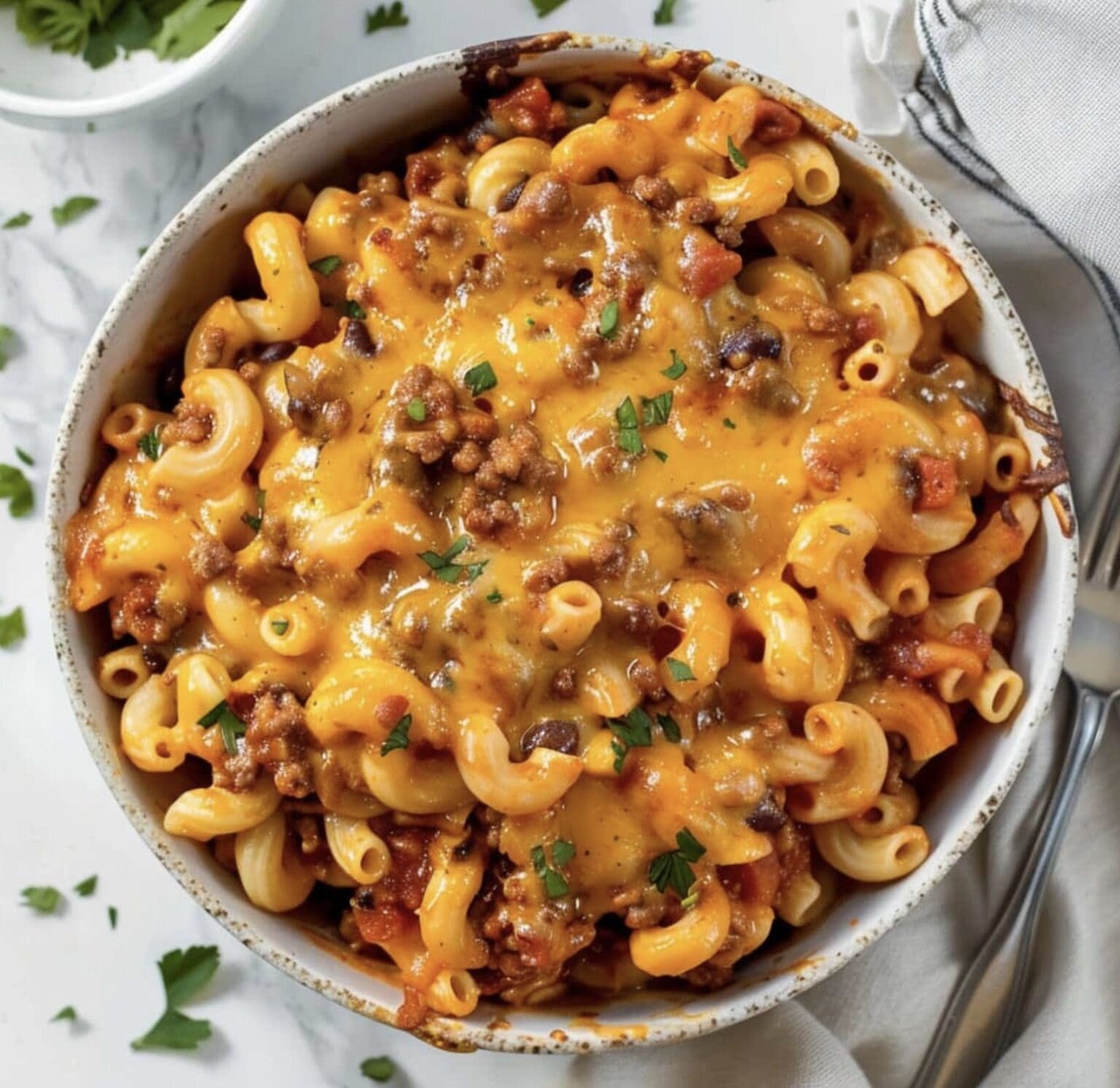 Easy Chili Mac (One-Pot Recipe) - Happy Muncher