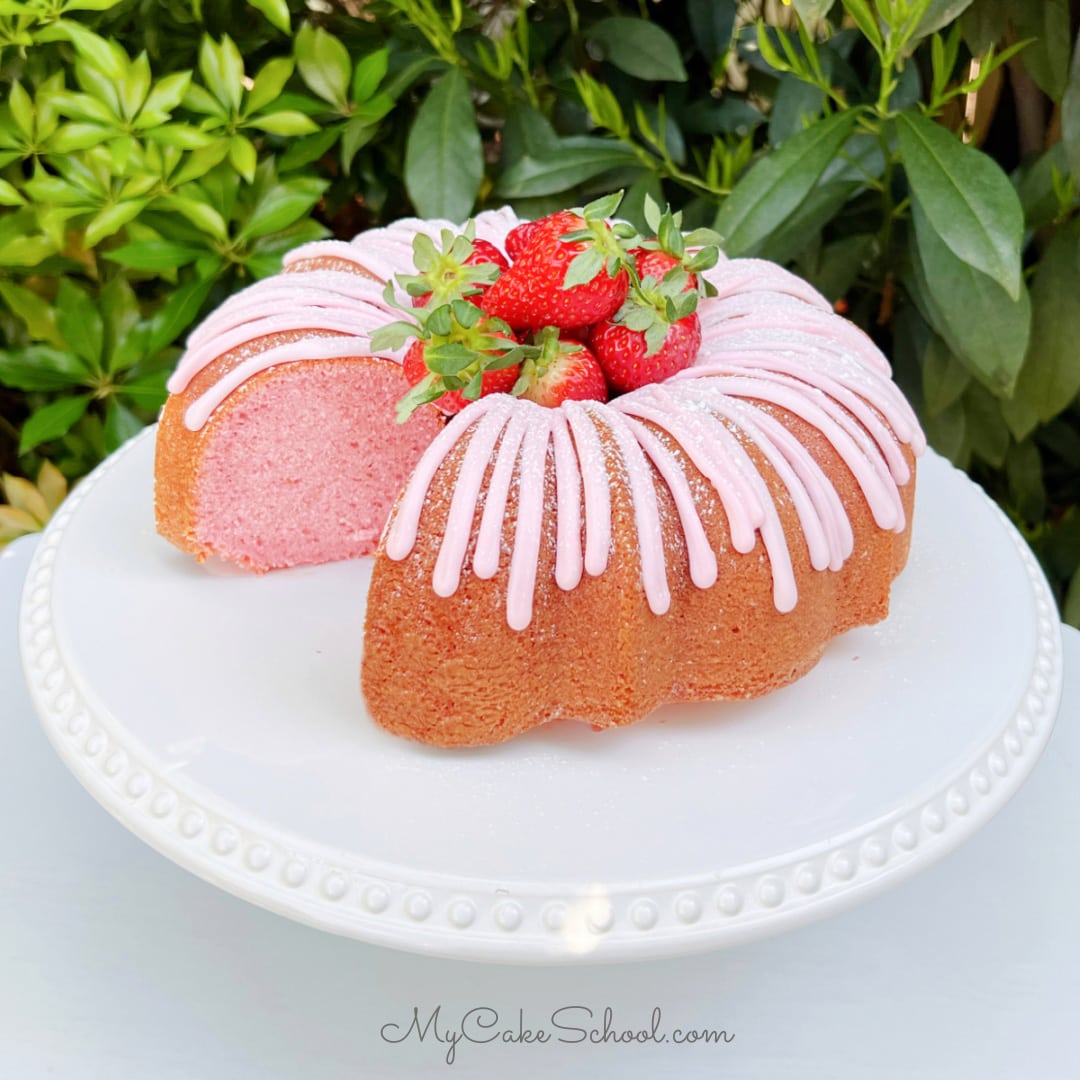 23 Irresistibly Delicious Bundt Cake Recipes - Happy Muncher