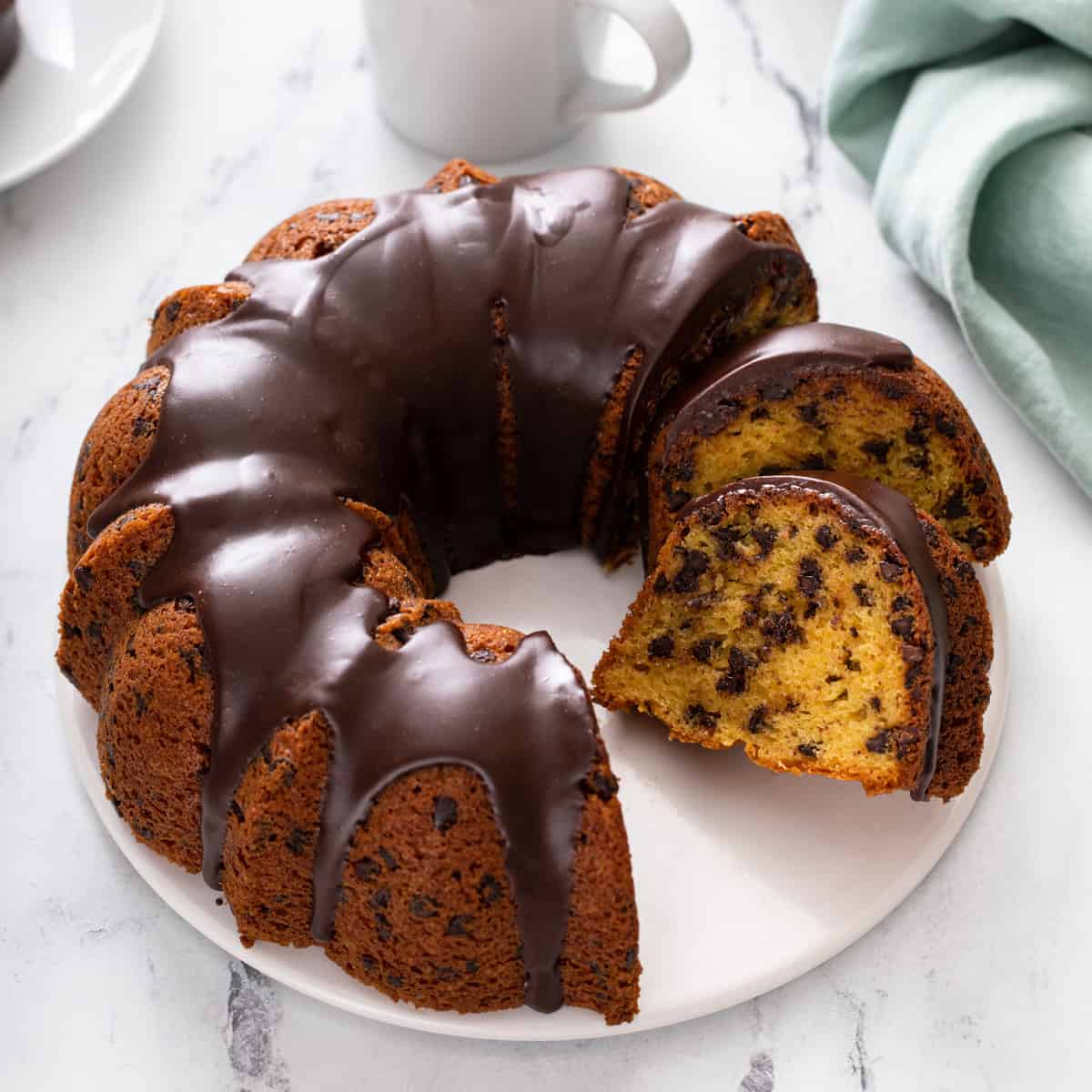 23 Irresistibly Delicious Bundt Cake Recipes - Happy Muncher
