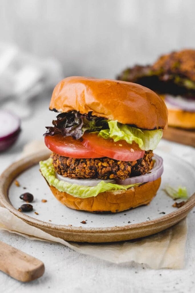 Chipotle Black Bean Burgers - Happy Muncher