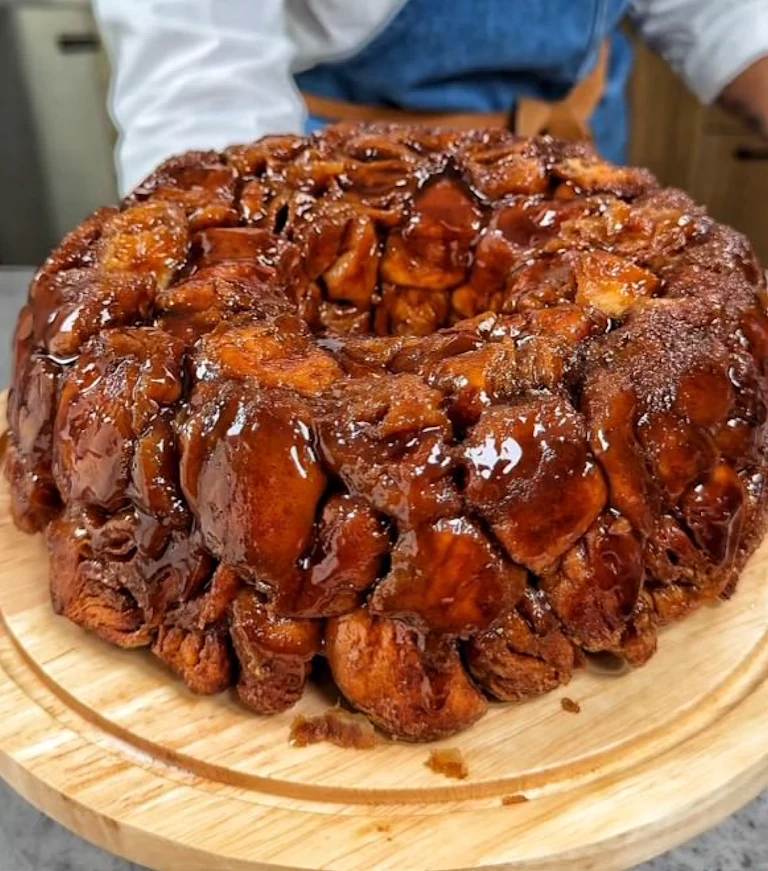Easy Monkey Bread - Happy Muncher
