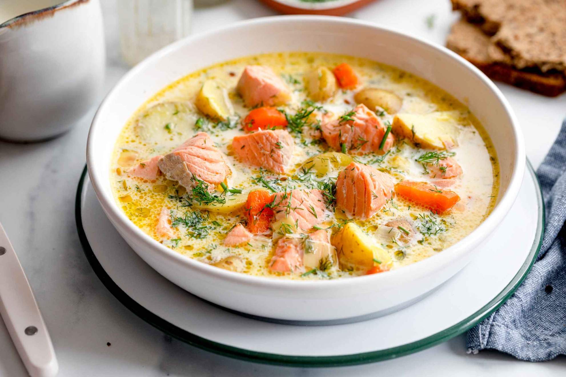Finnish Salmon Soup (Lohikeitto) - Happy Muncher