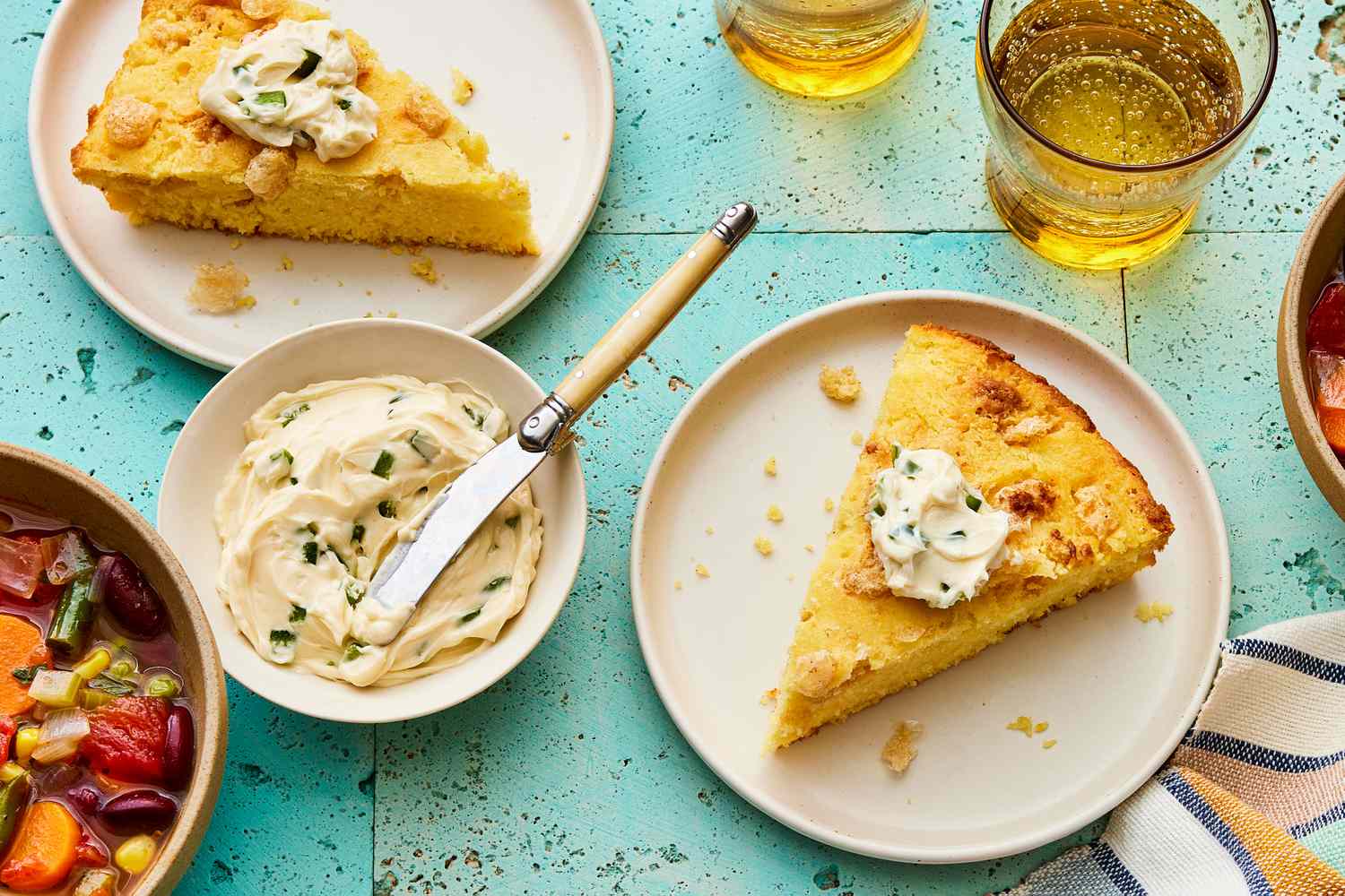 Louisiana Cracklin' Cornbread - Happy Muncher