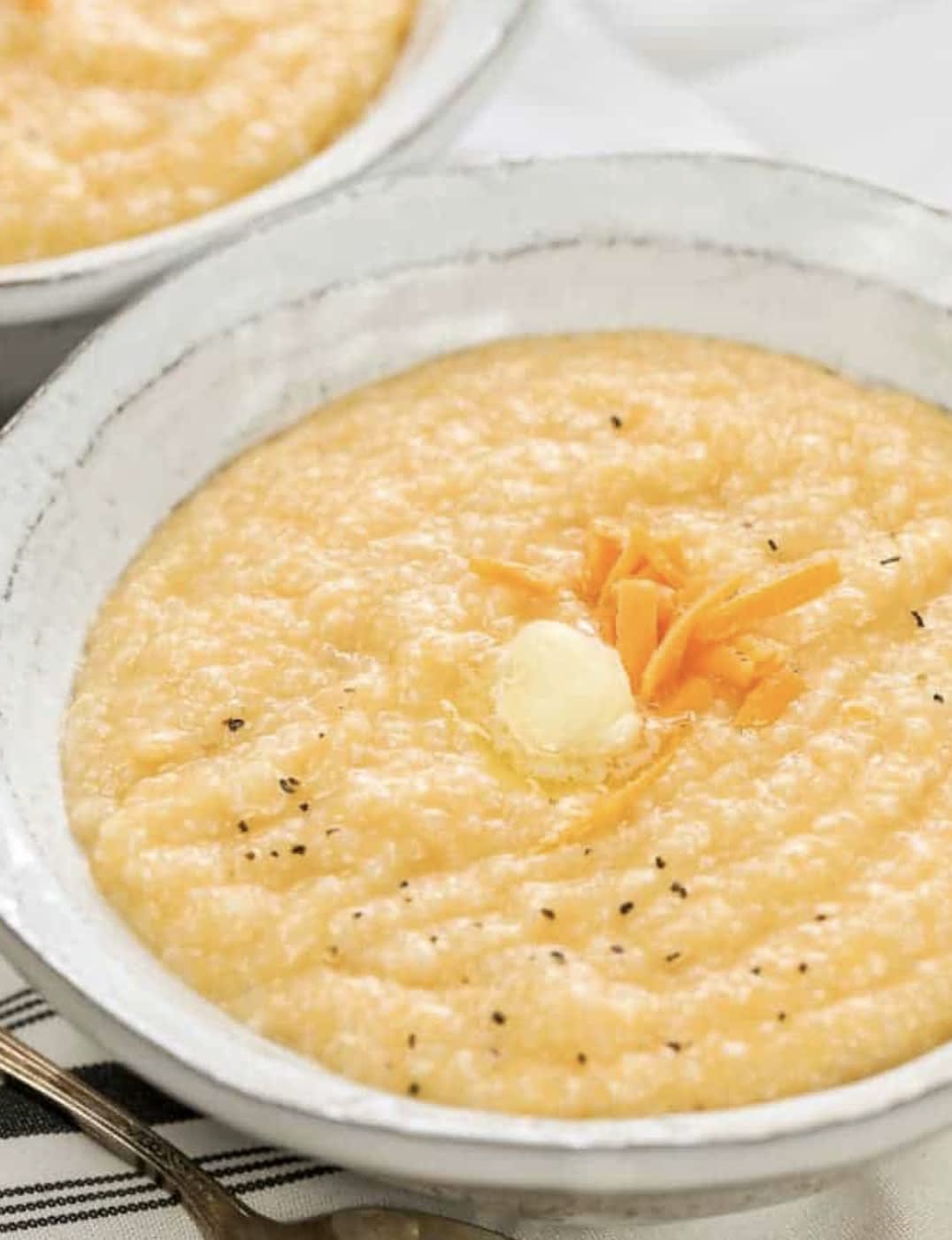 Cheesy Grits - Happy Muncher
