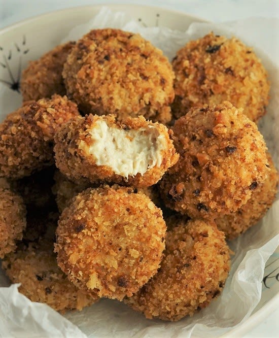 Easy Chicken Croquettes - Happy Muncher