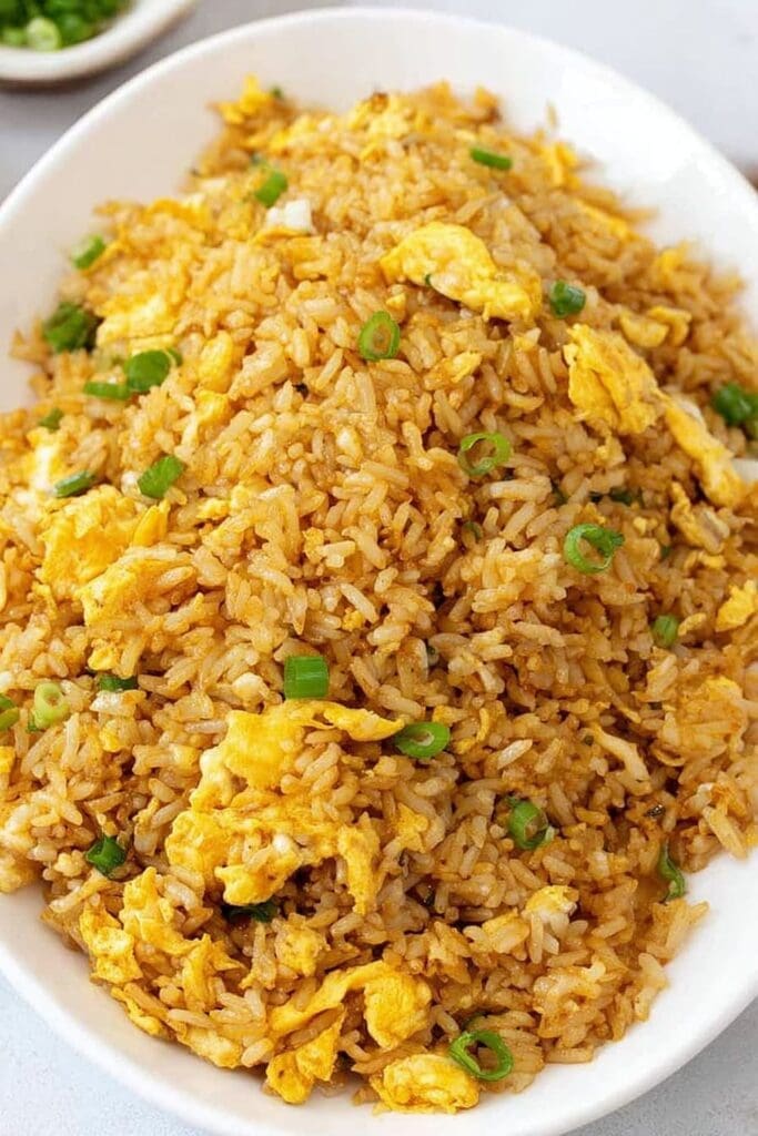 10 Min. Easy Egg Fried Rice (only 6 Ingredients!) - Happy Muncher