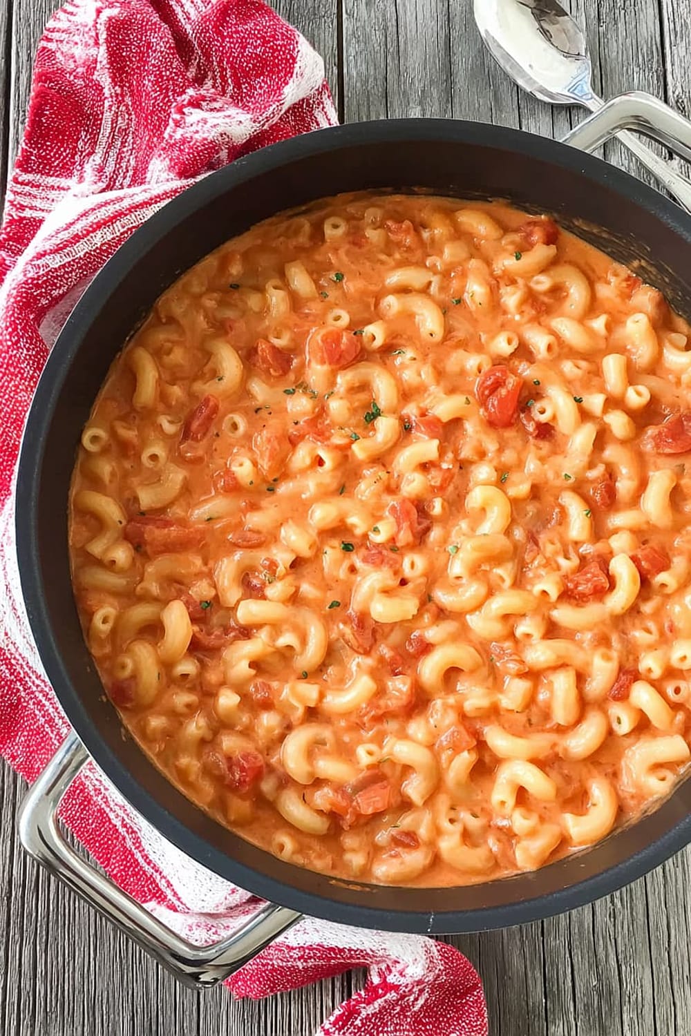 Creamy Tomato Macaroni and Cheese - Happy Muncher