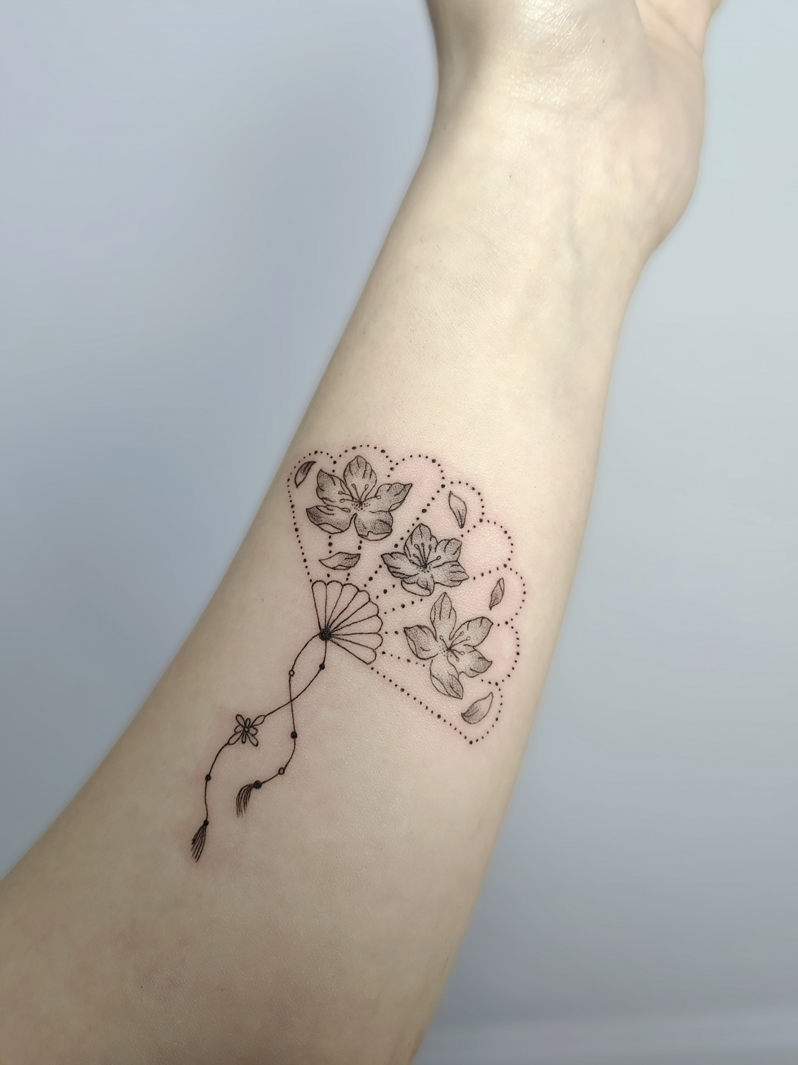 29 Stunning Arm Tattoos for Women - Happy Muncher
