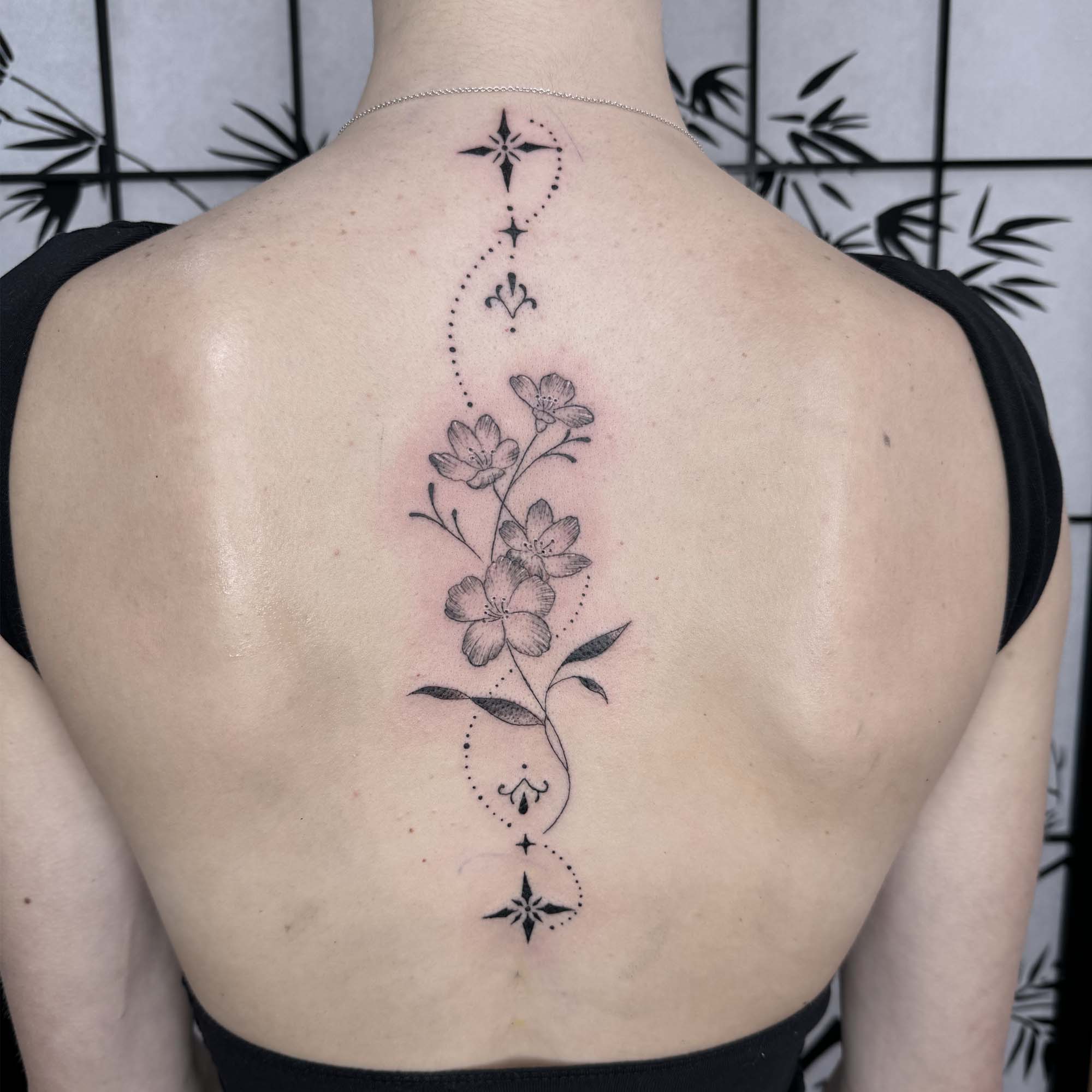 23 Stunning Spine Tattoos That’ll Take Your Breath Away - Happy Muncher