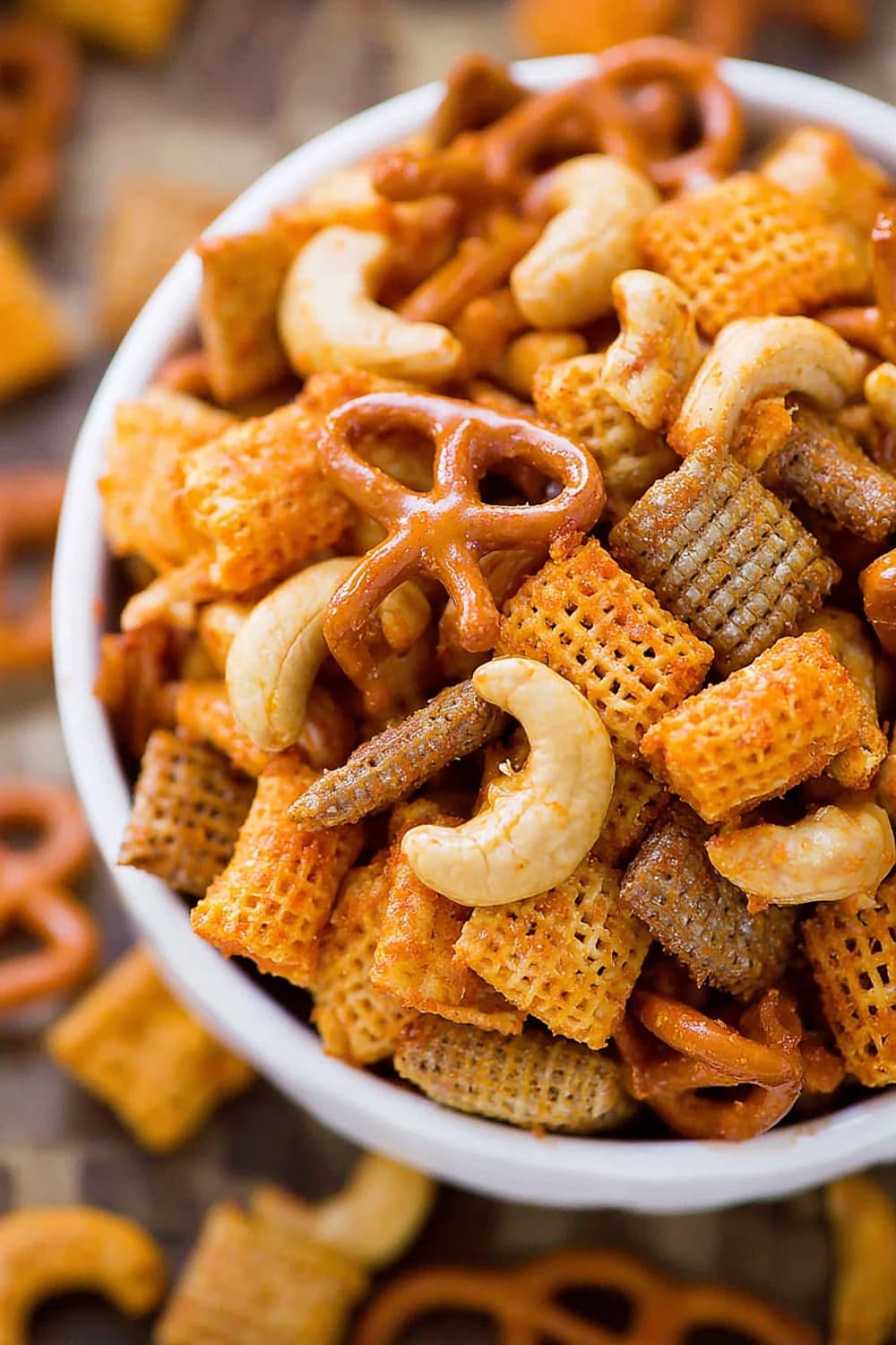 Honey Sriracha Snack Mix - Happy Muncher